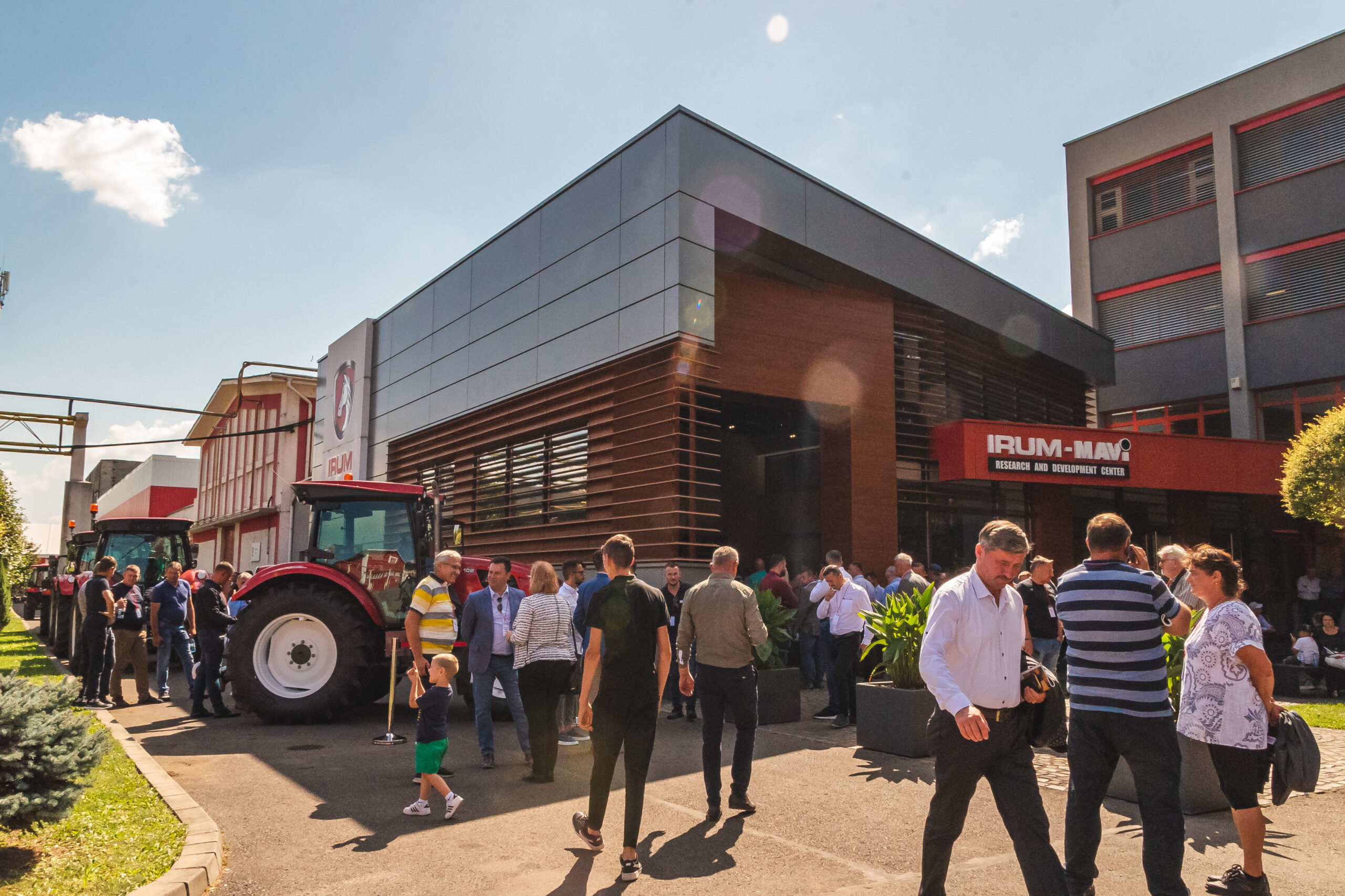 IRUM - 70 ani de IRUM, 30 ani de MAVI și 20 ani de Perkins în România ...